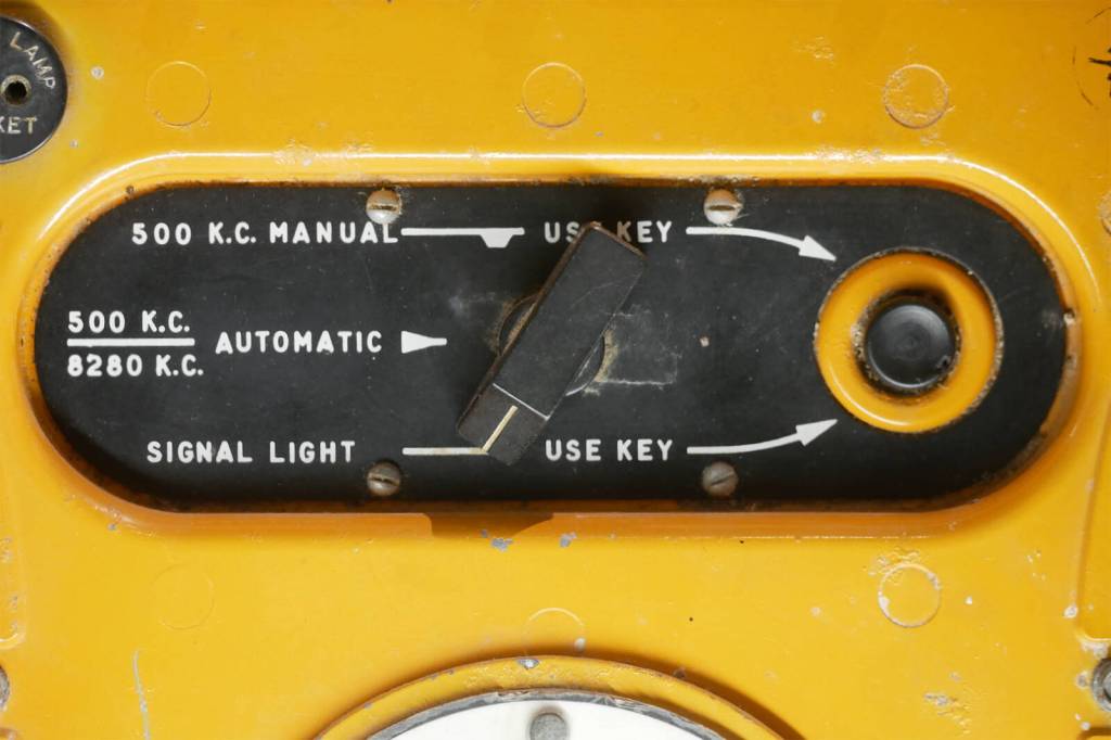 Hand-cranked, kite-carried radio saved downed air crews in Second World ...