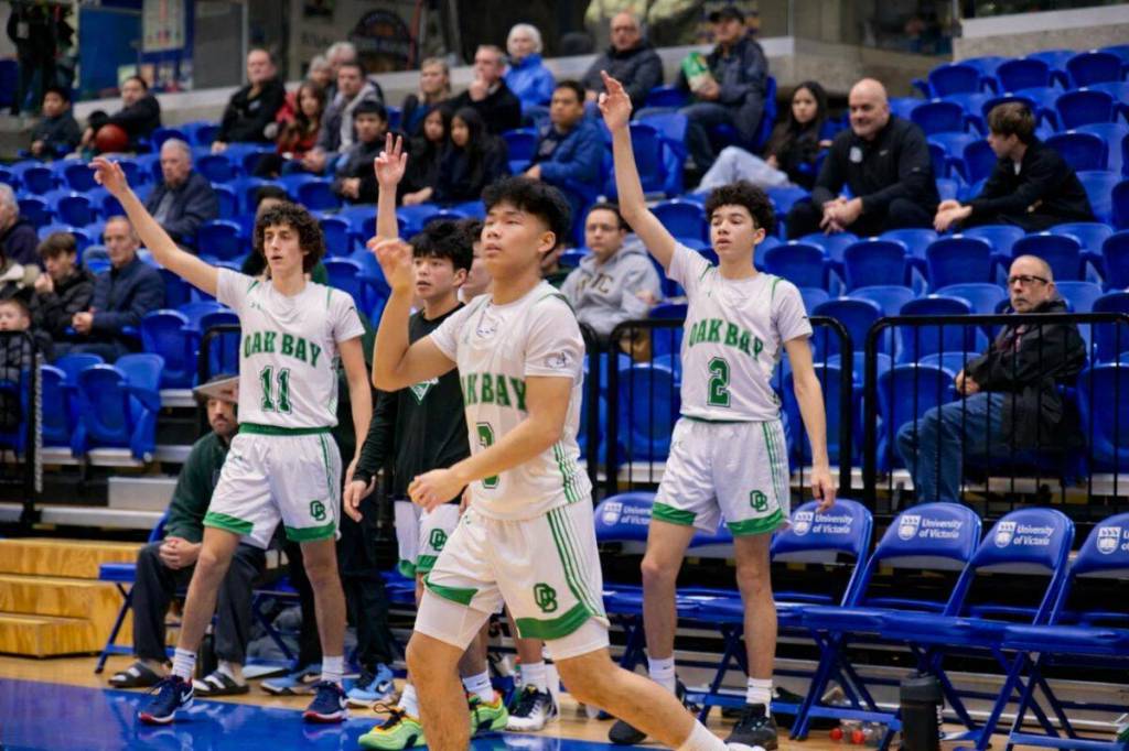 Oak Bay finishes fourth at UVic hoops tourney ruled by Fighting Irish ...